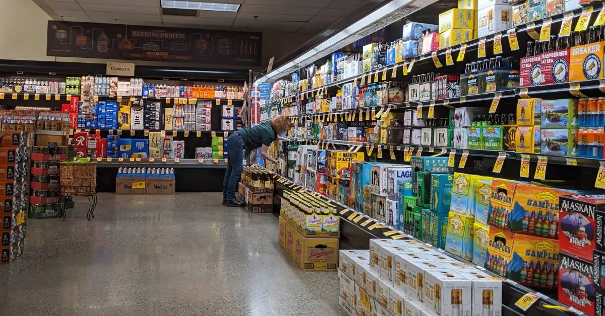 Small Liquor Store Interior Design: 9 Creative Ideas